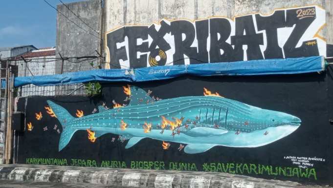 “Paus Raksasa” di Tengah Kota Jepara: Mural Jepara Poster Syndycate ...