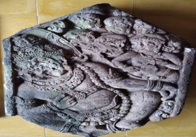 Artefak Unik Bermotif Tumbuhan dan Ganesha Ditemukan di Desa Kriyan ...